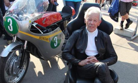 Luigi Taveri, il "piccolo-grande" svizzero tra le MotoGP Legends ...