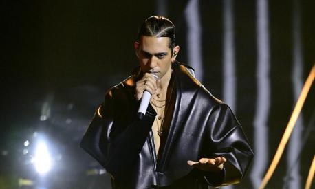 Mahmood da record dopo Sanremo 2024 tra YouTube e Spotify con Tuta gold ...
