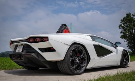 Lamborghini Countach Lpi 800-4: la prova del remake della supercar ...