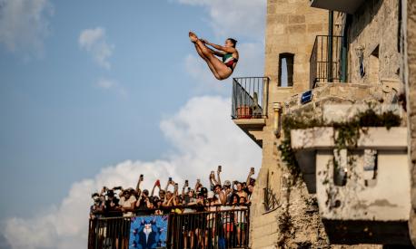 Red Bull Cliff Diving Polignano: vincono Heslop e Iffland. Torna De ...