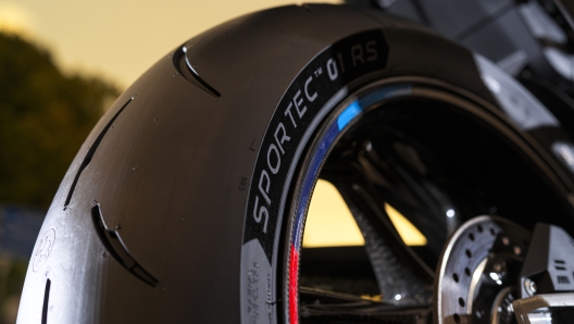 Metzeler Sportec 01 e 01 RS: la prova degli pneumatici sportivi ...