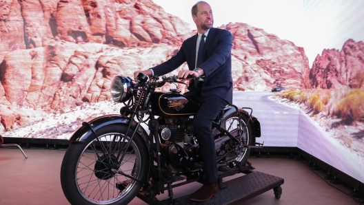 Principe William, la confessione: “Guido ancora le moto” nonostante la ...