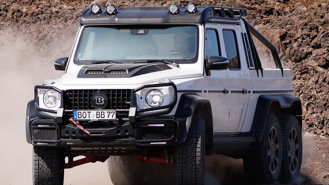 Brabus Xlp 800 6x6 Avventura, lusso e fuoristrada: informazioni e ...
