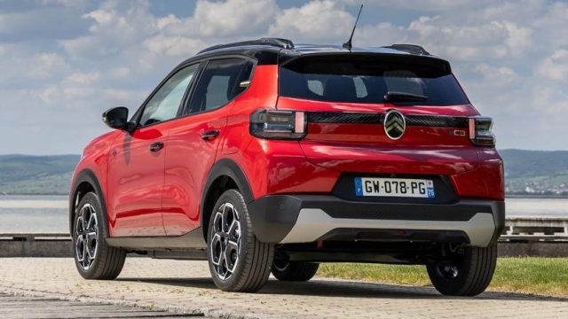 Nuova Citroën C3: la prova del B-Suv a benzina ed elettrico | Gazzetta.it