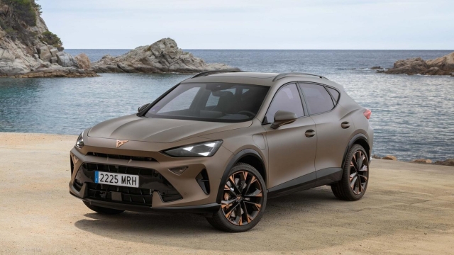 Cupra Formentor 2024: prezzi e allestimenti dell’ibrida plug-in e della ...