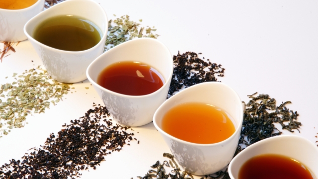 Tè nero o tè verde: differenze, proprietà, quale bere e perché ...