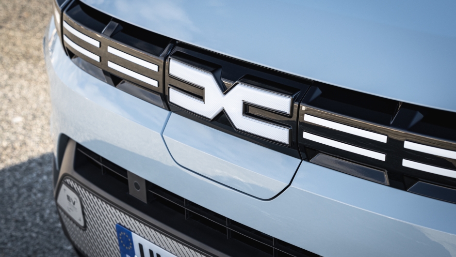 Dacia Evader, l’erede della Spring: come sarà il mini Suv elettrico da ...