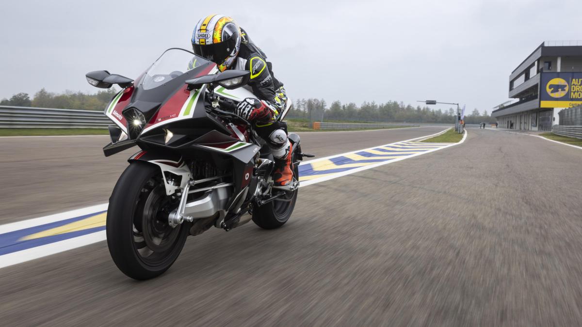 Bimota Tesi H2: come va, la prova in pista | Gazzetta.it