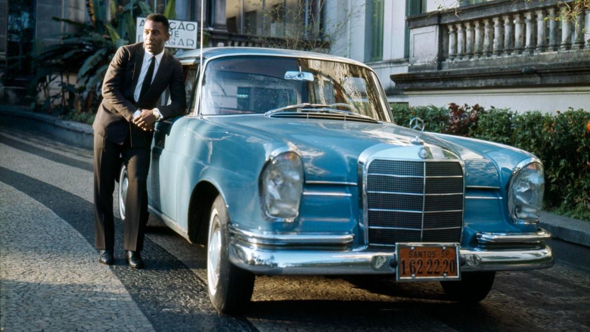 Pelé e le sue auto: dal Maggiolino "Mondiale" alla Mercedes ritrovata ...