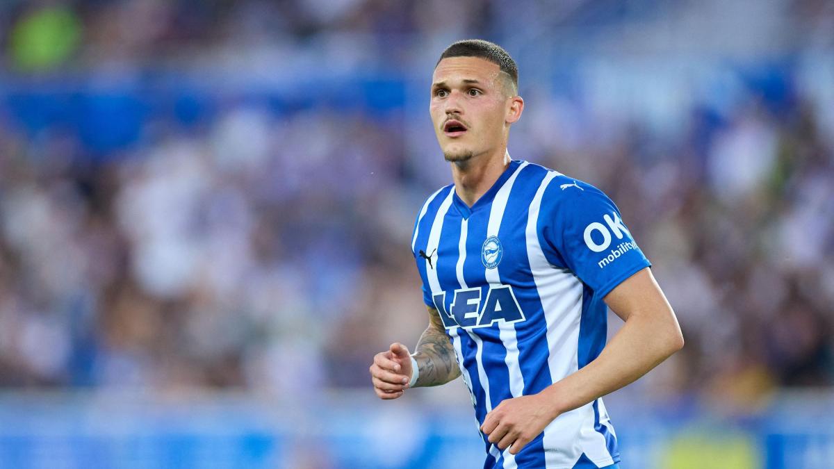 Napoli, difesa: già definito Rafa Marin, Hermoso prossimo obiettivo di Conte | Gazzetta.it