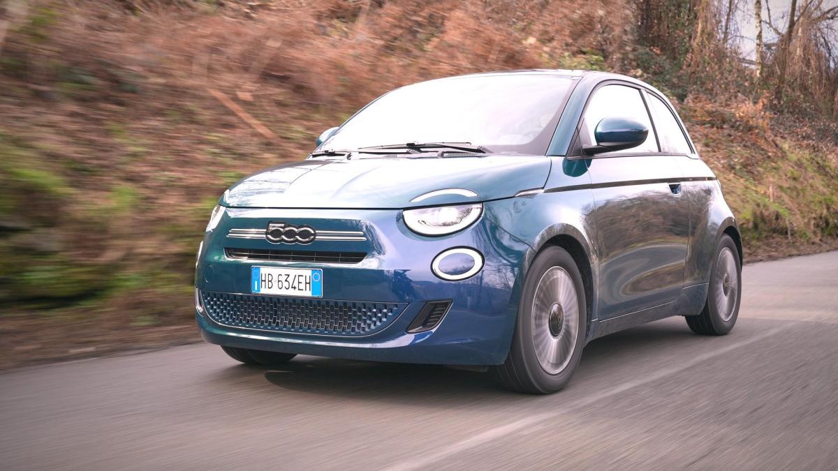 Fiat 500 ibrida: prova, consumi, design, scheda tecnica e prezzo ...
