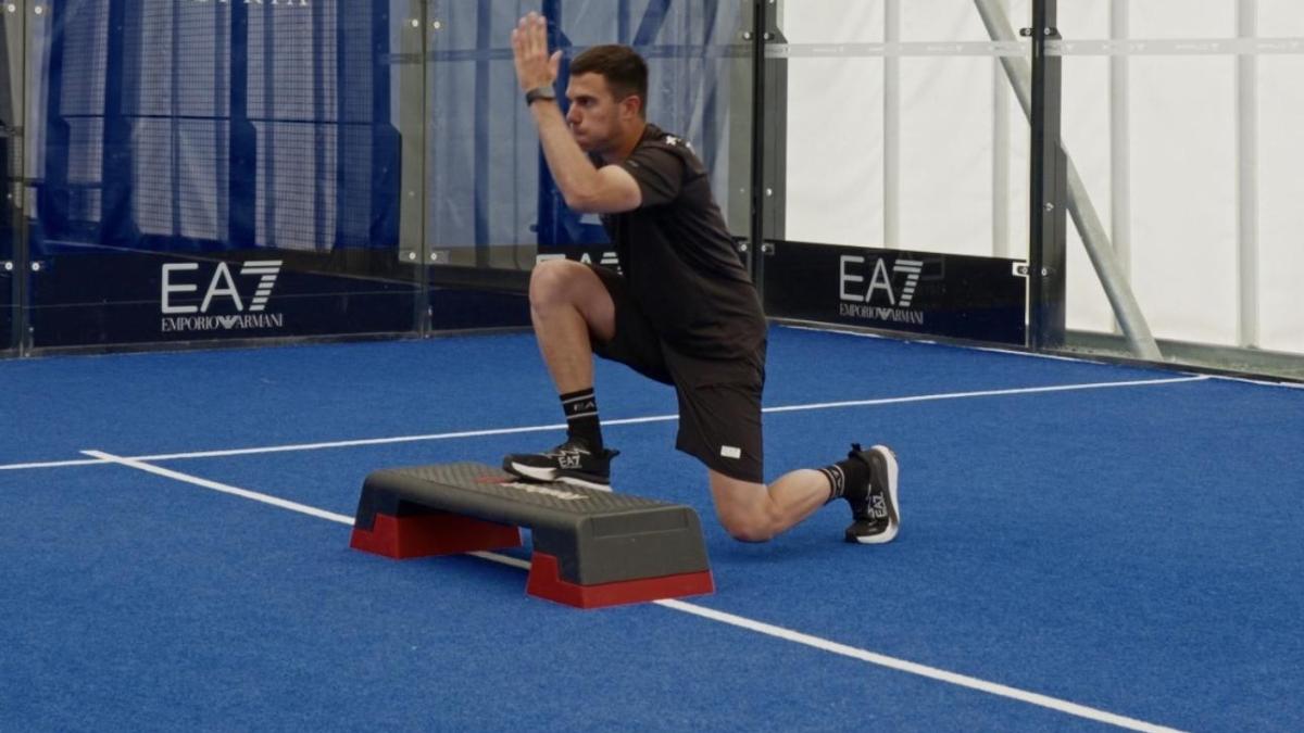 Split Squat Jump (con step): come si esegue in modo efficace | Gazzetta.it