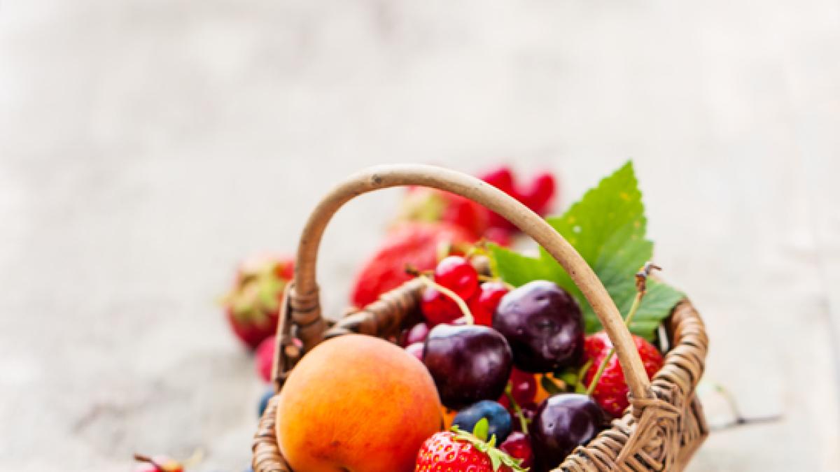 Frutta in estate: quale preferire, come sceglierla, quando mangiarla ...