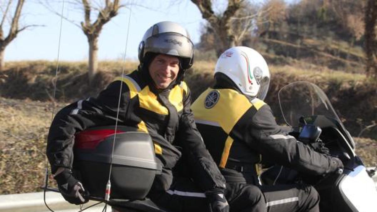 Giro d’Italia 2021, Marco Velo in moto da regolatore di corsa: cosa fa ...