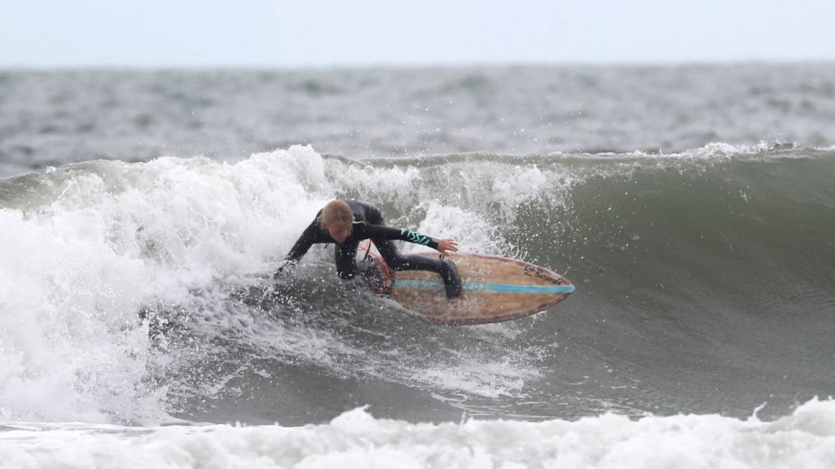Carter Doorley, 11 anni, surf per 650 giorni di fila per beneficienza ...