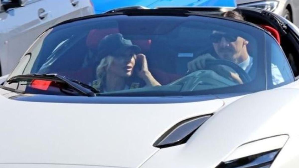 Ibrahimovic in Ferrari: Zlatan al volante di una Daytona SP3 da 2,3 ...