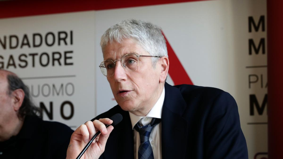 Mario Giordano resta a Mediaset: Fuori dal Coro riparte a settembre ...