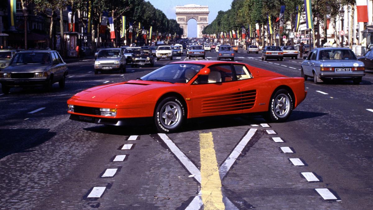 Ferrari Testarossa 40 anni: quanto costava e qual è il suo valore ...