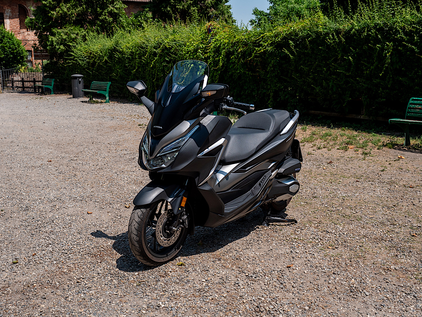 Honda Forza 350 vs Yamaha Xmax 300: chi è il primo della classe ...