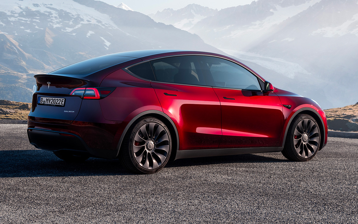 Tesla Model 2, Musk rilancia la piccola elettrica: “Costerà la metà di ...