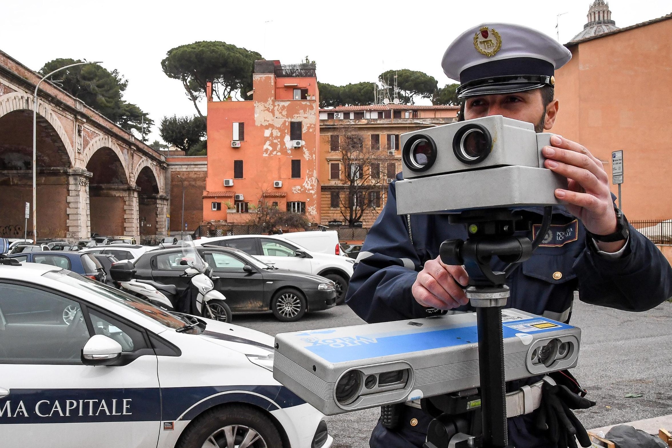 Ritiro patente: quando avviene, multe, cosa si rischia | Gazzetta.it