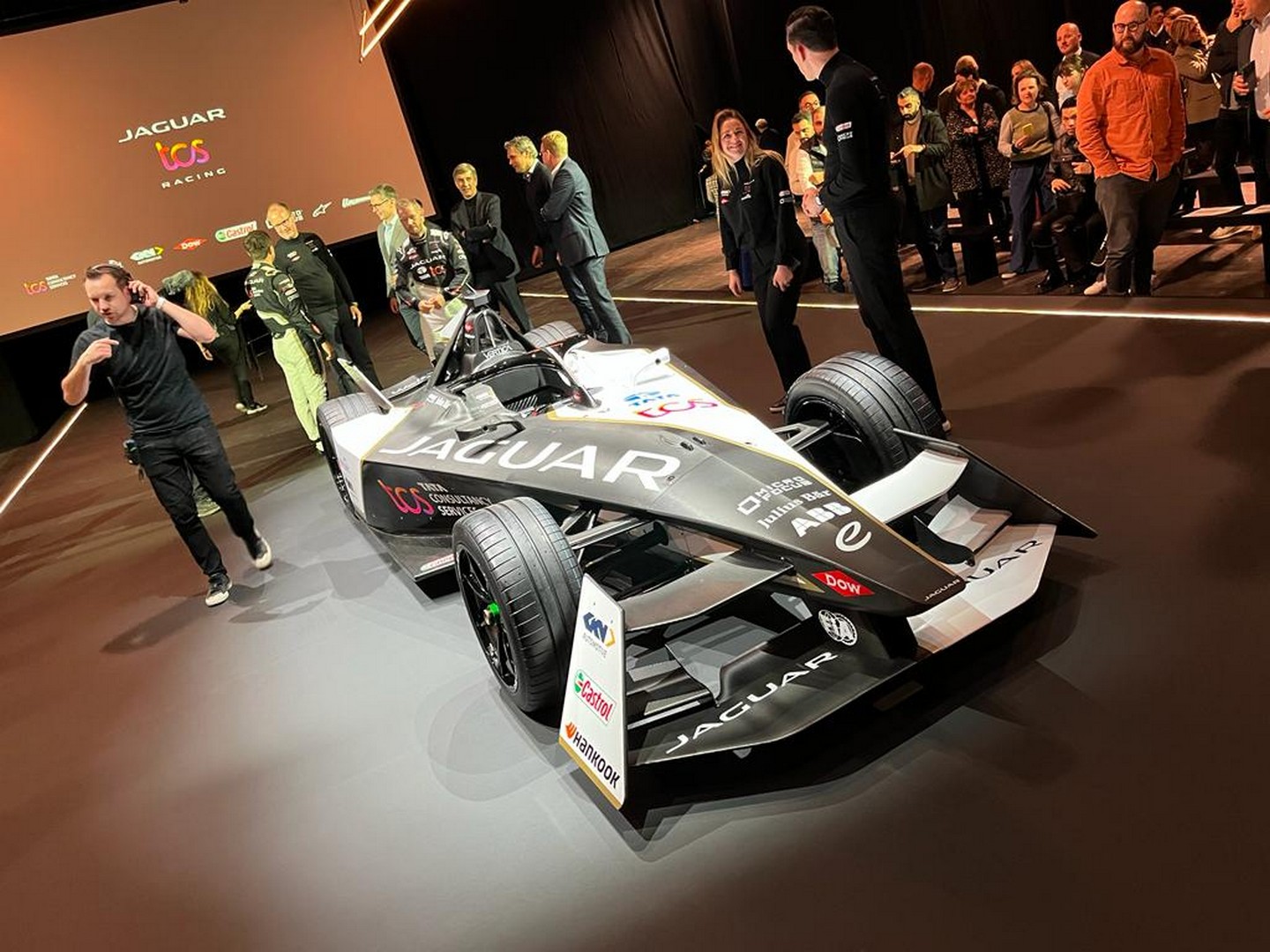 Formula E 2023: ecco la nuova Jaguar I-Type 6 di Evans e Bird, foto e ...
