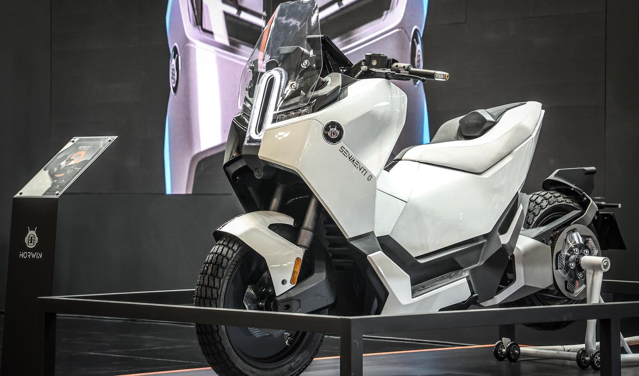Horwin Senmenti 0: scooter elettrico da 200 km/h | Gazzetta.it