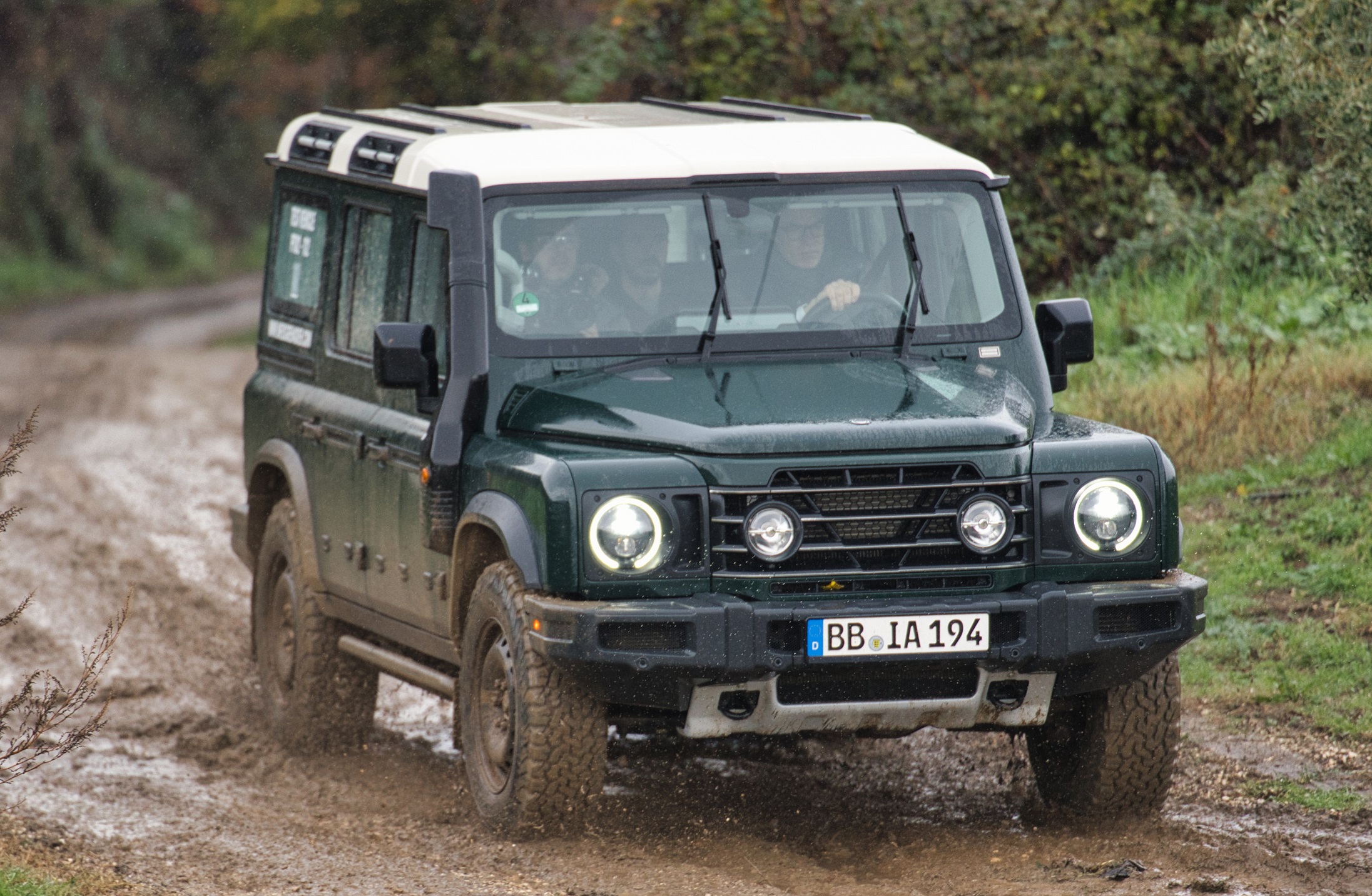 Ineos Grenadier, il debutto del fuoristrada “duro”: caratteristiche ...