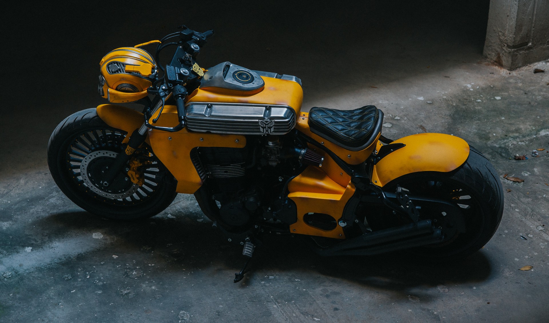 Transformers Bumblebee si trasforma anche in moto con la special di RH ...