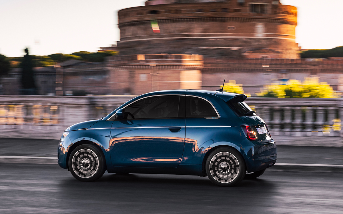 Fiat 500 Elettrica: pro e contro, caratteristiche, consumi, prezzi ...