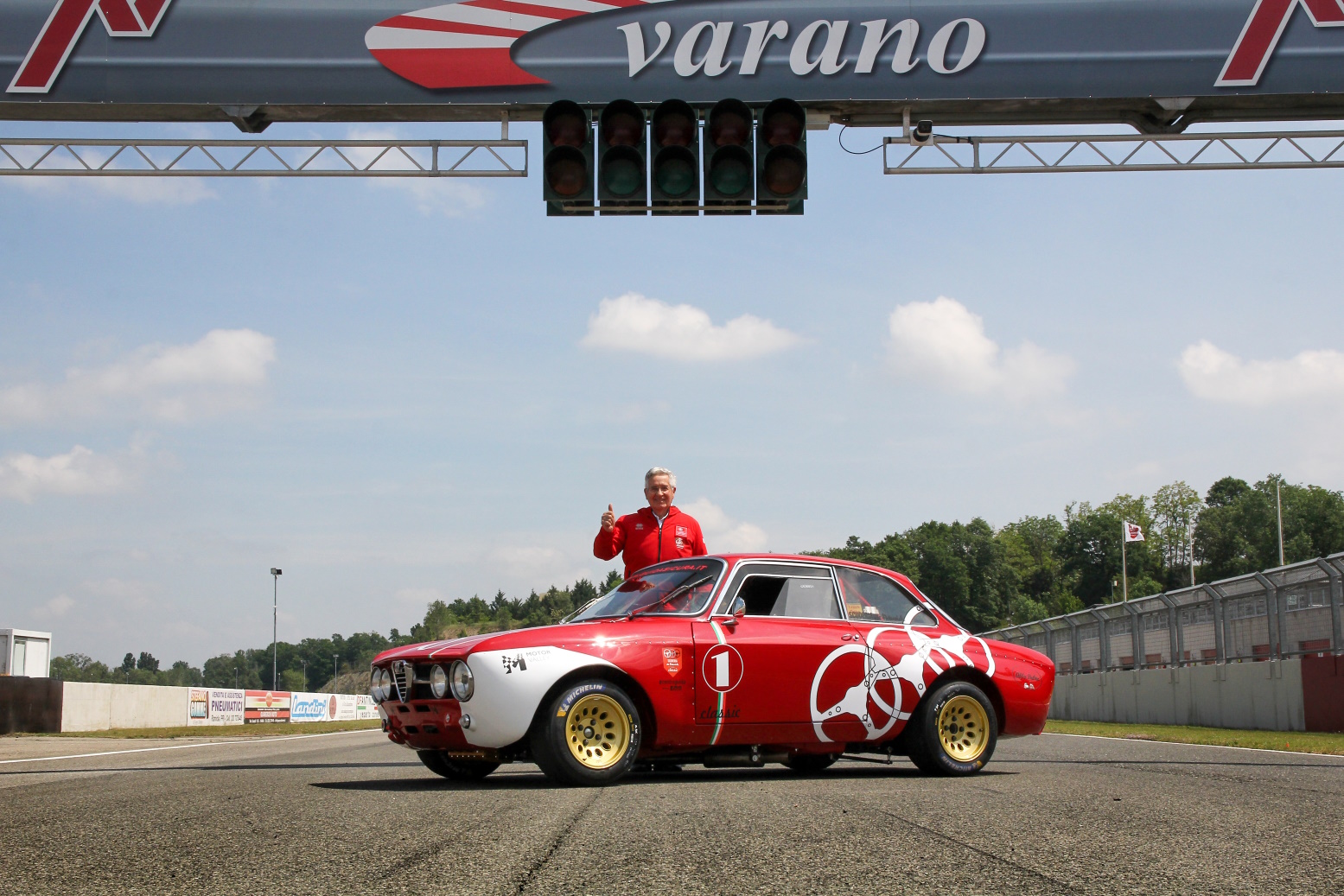 Scuderia de Adamich lancia un corso di guida per Alfa classiche a ...