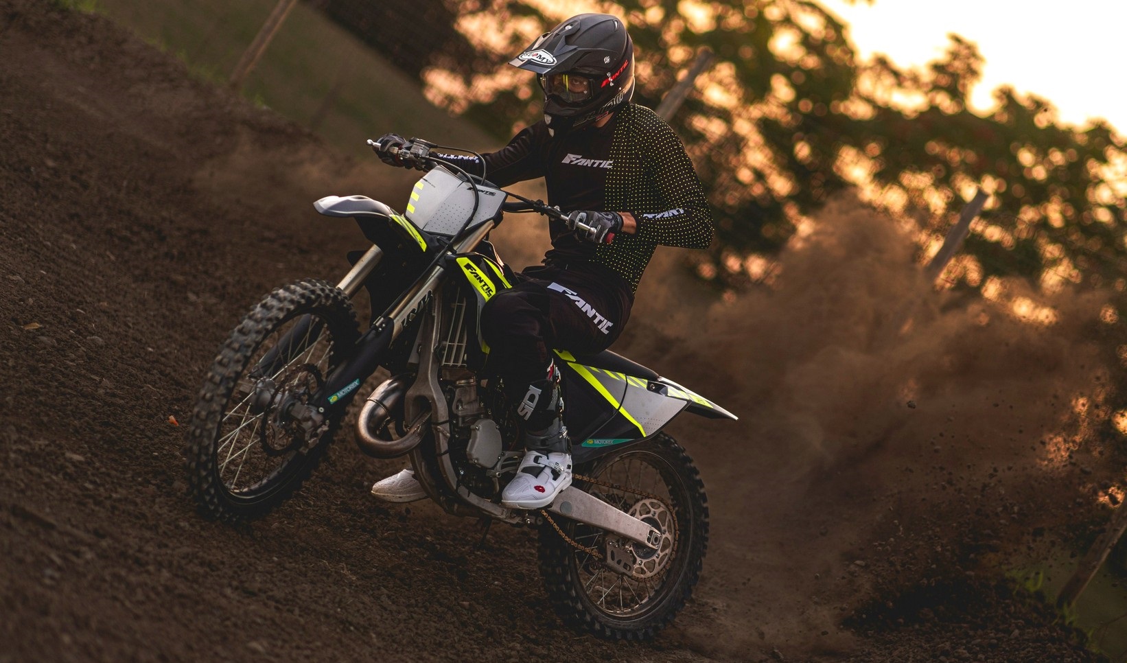 Fantic: ecco la gamma Motocross ed Enduro MY 2024 Black Edition | Gazzetta.it