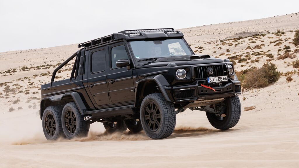 Mercedes Classe G: il nuovo Brabus XLP 900 6x6 Superblack | Gazzetta.it