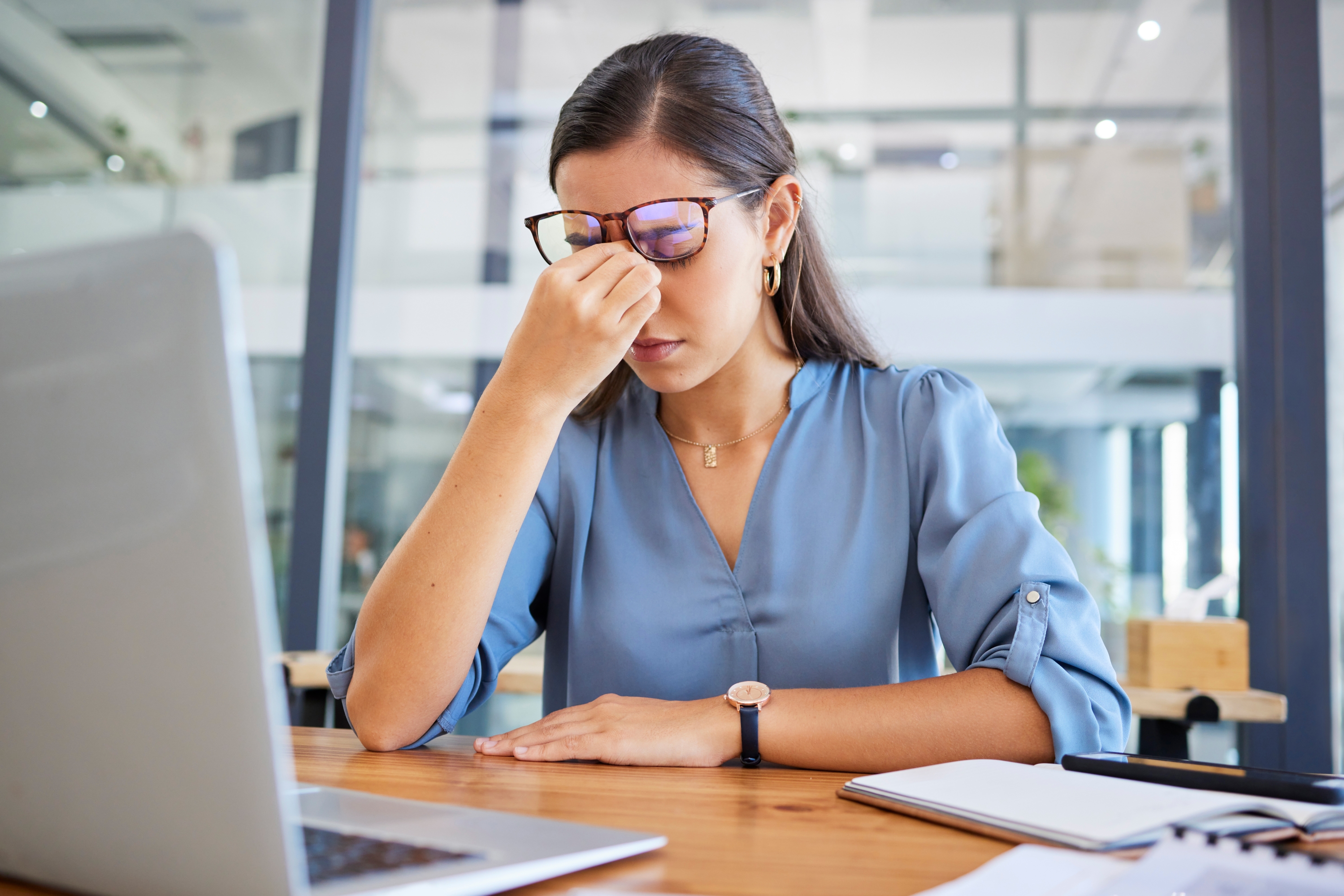 Workaholism, la dipendenza da lavoro: cause, sintomi, come risolverla ...