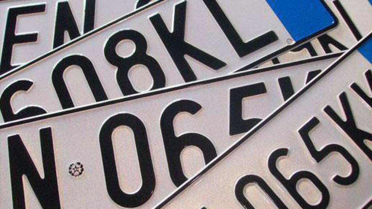 Targhe automobilistiche in Italia: storia, evoluzione e cambiamenti ...