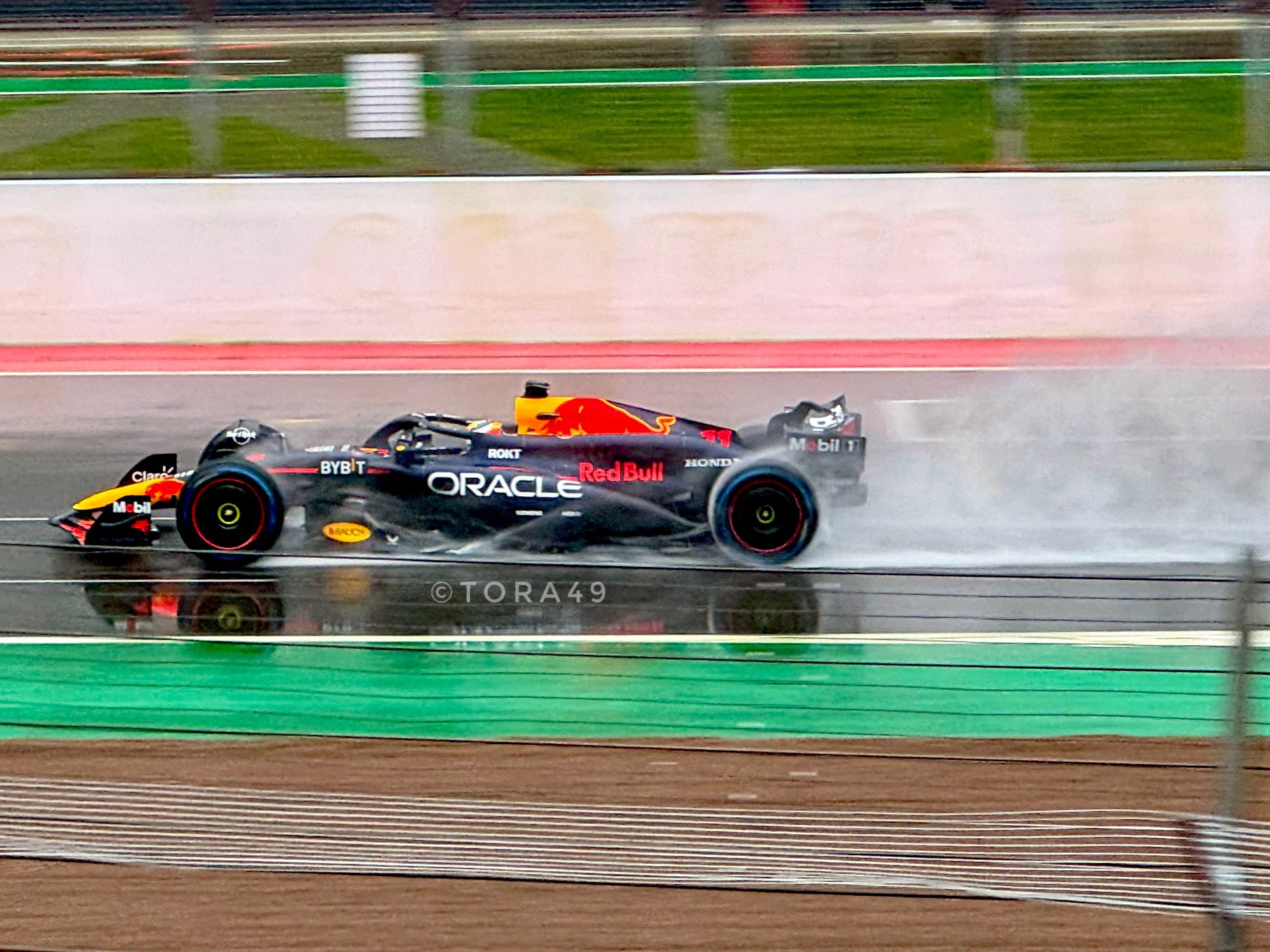 Sorpresa Red Bull: Verstappen in pista a Silverstone con la RB20 ...