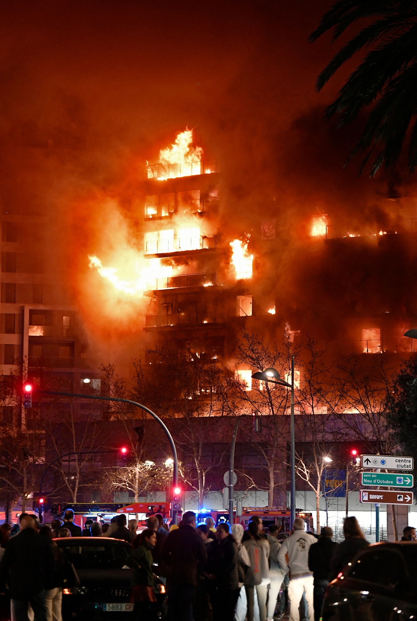 Valencia, incendio in un palazzo di 14 piani: bilancio delle vittime ...