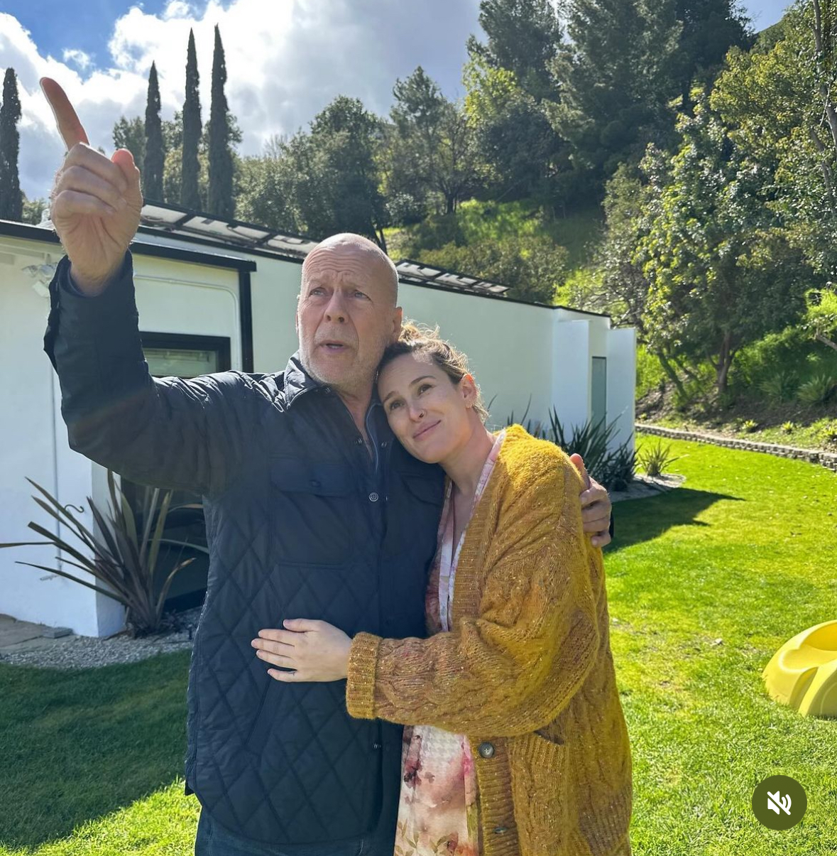 Bruce Willis compie 69 anni, gli auguri di Demi Moore e della moglie ...