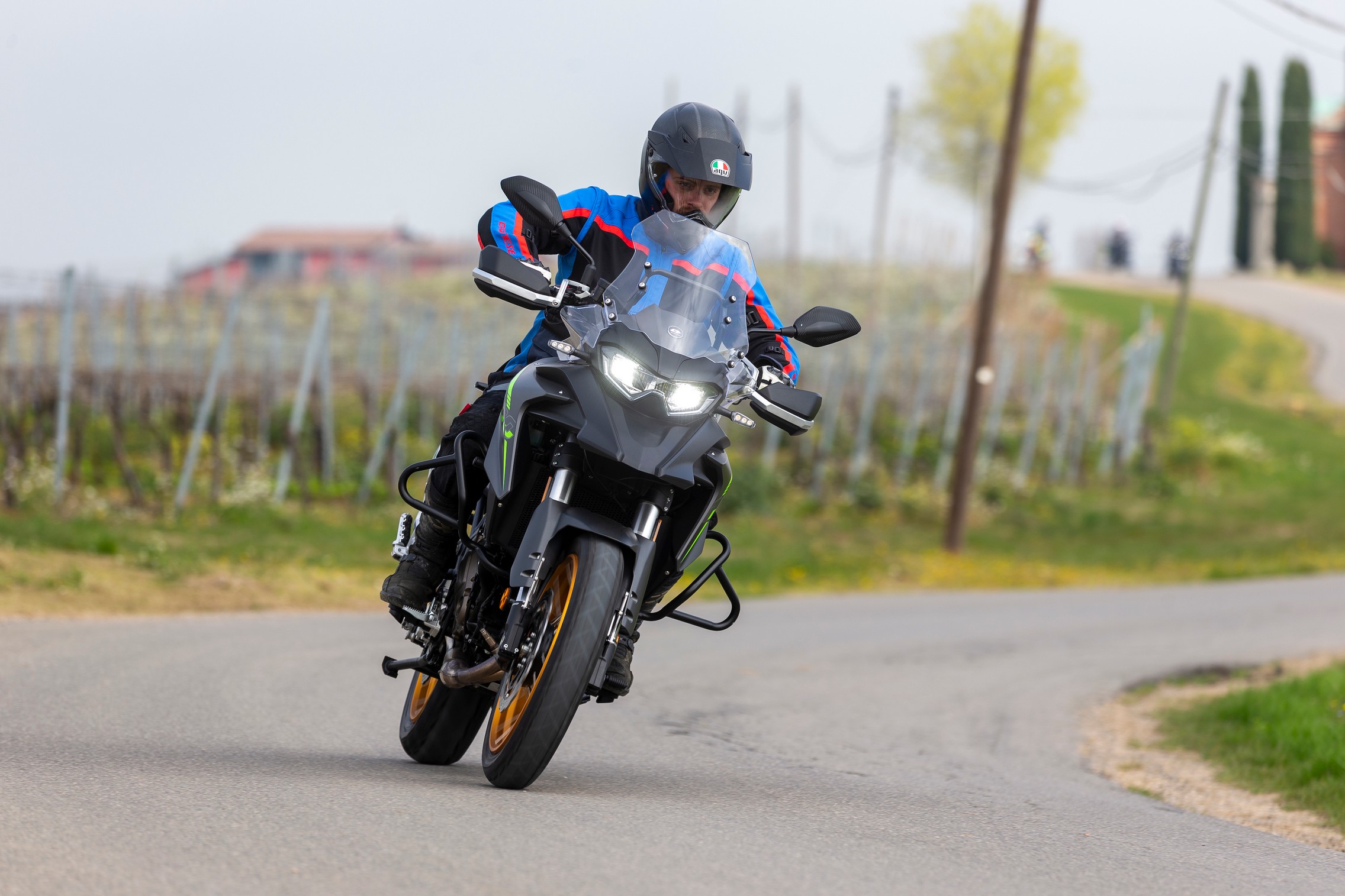 QJ Motor Srt 700/X: prezzo e scheda tecnica dell’adventure | Gazzetta.it