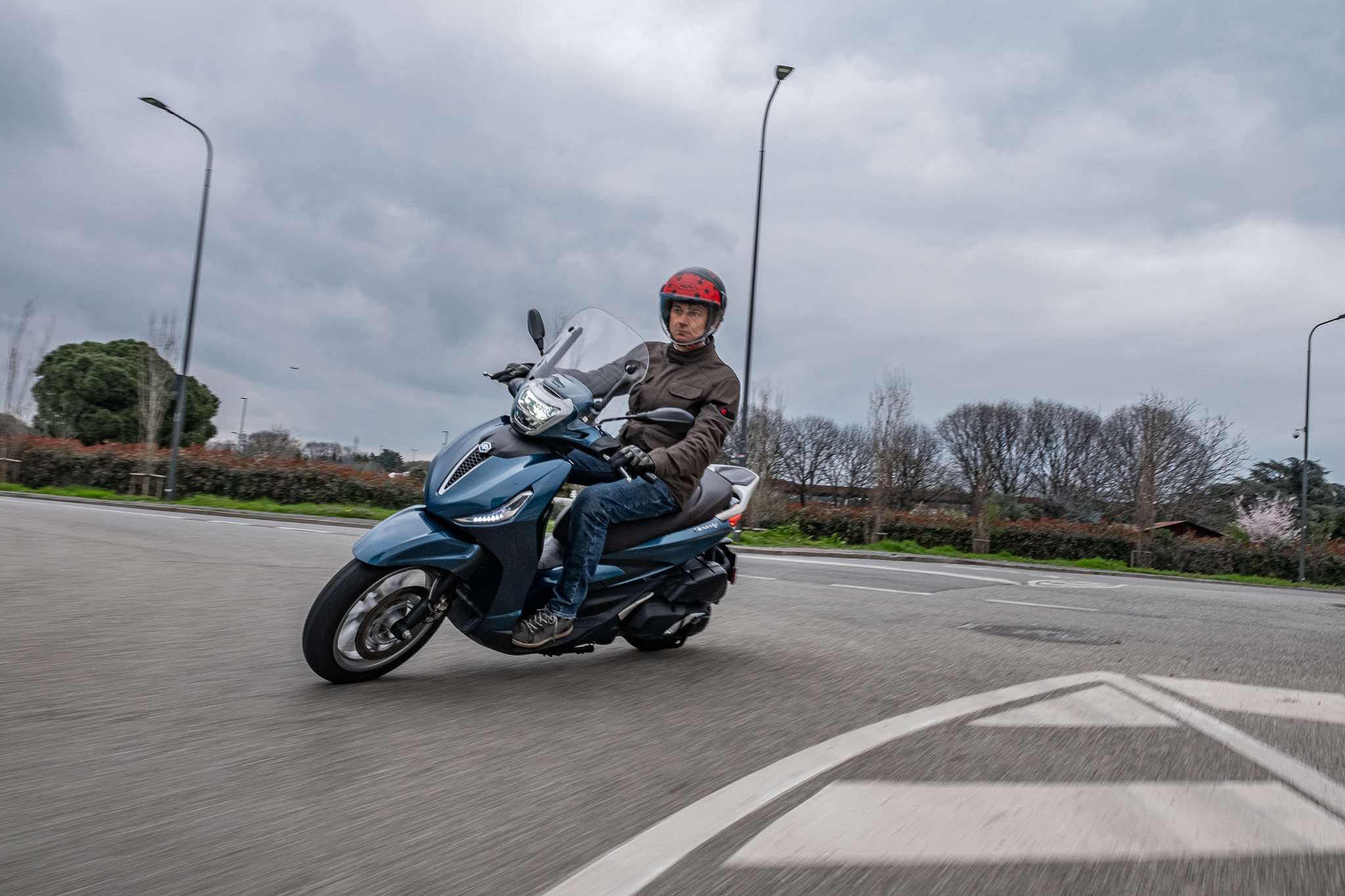 Piaggio Beverly 400 hpe, prova casa–ufficio con grinta | Gazzetta.it