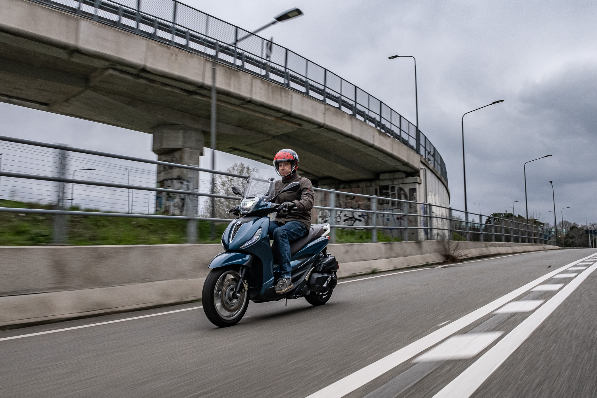 Piaggio Beverly 400 hpe, prova casa–ufficio con grinta | Gazzetta.it
