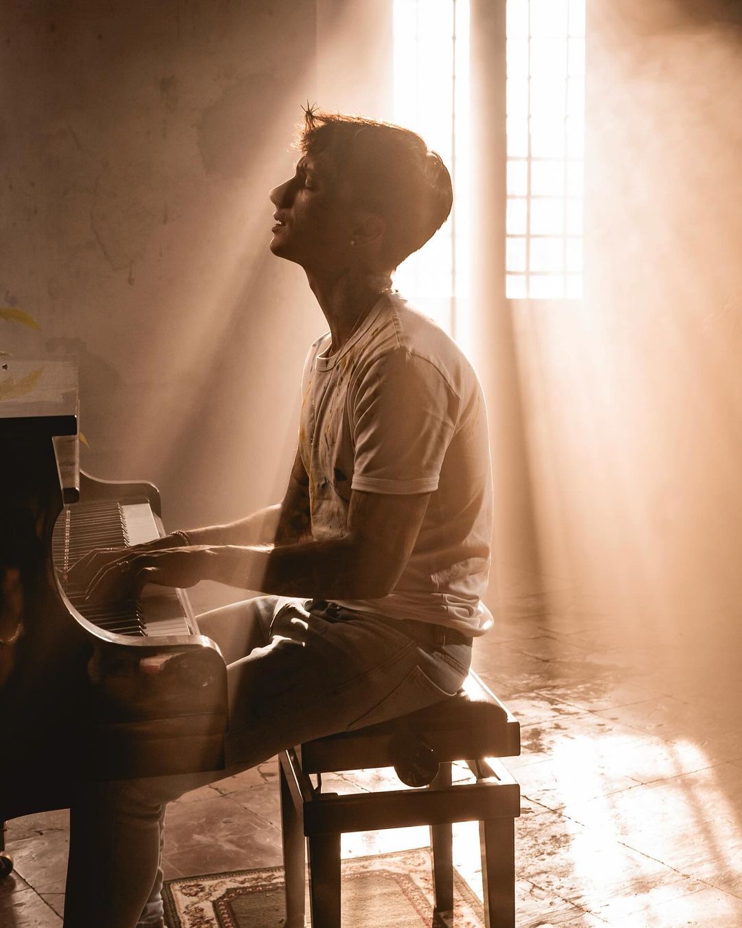 Ultimo in tour negli stadi nel 2025: tutte le date e i biglietti ...