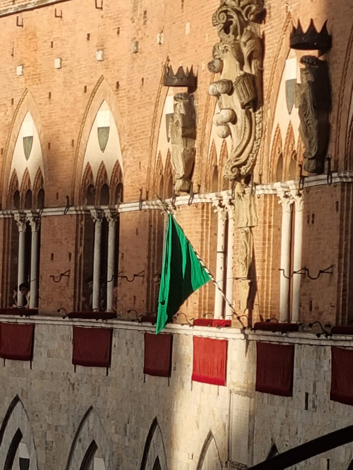 Palio a Siena rinviato per pioggia: come funziona e precedenti. Si ...