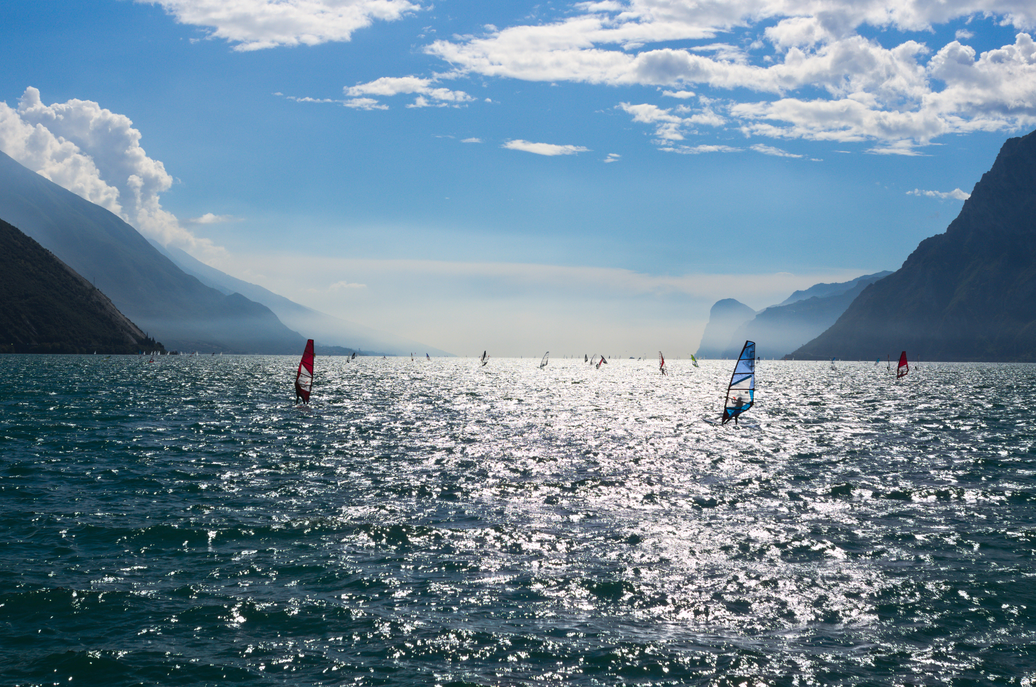 Windsurf in Italia 2024: dove praticarlo dal Garda alla Sicilia ...
