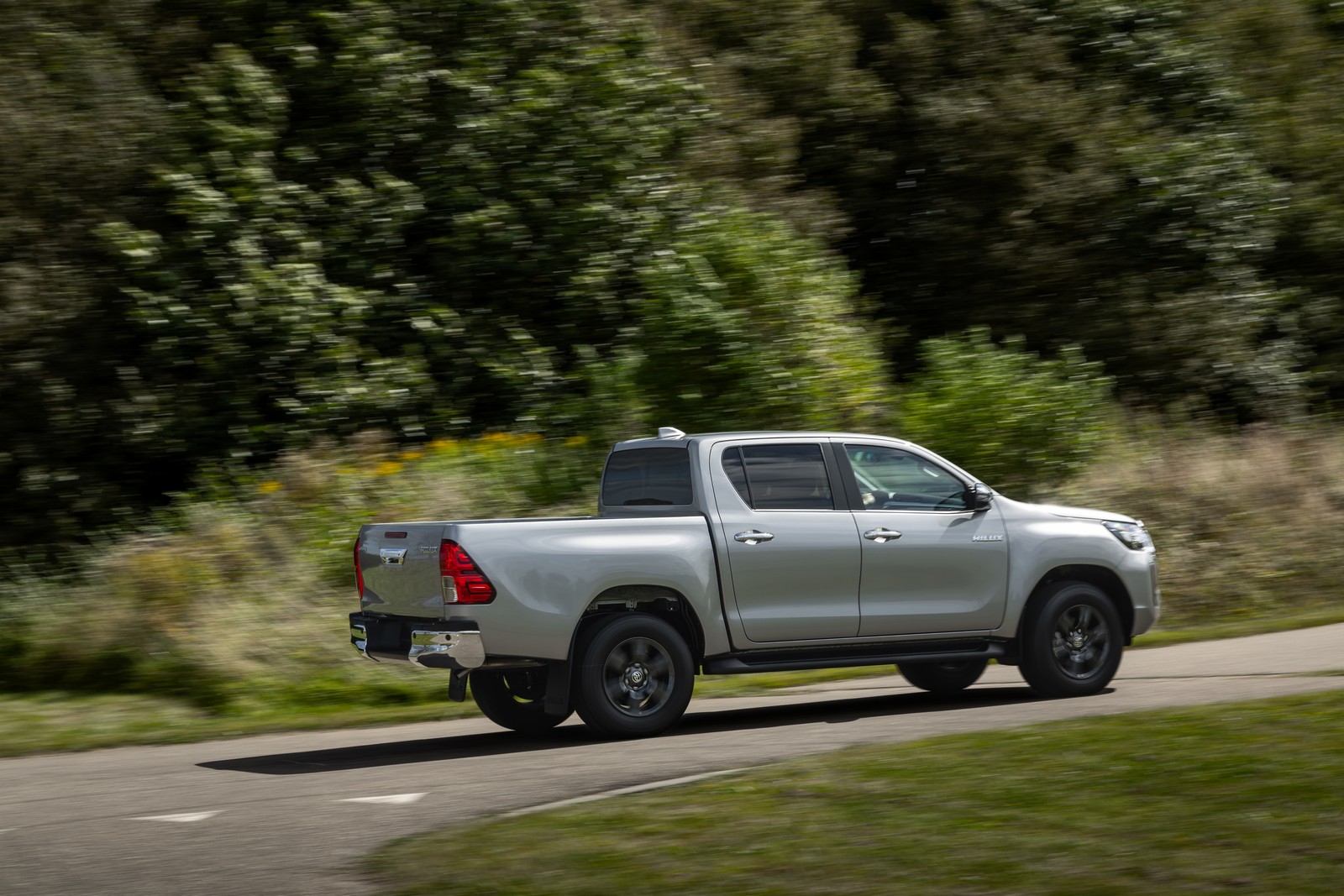 Toyota Hilux Hybrid 48V: il pick-up diventa ibrido | Gazzetta.it