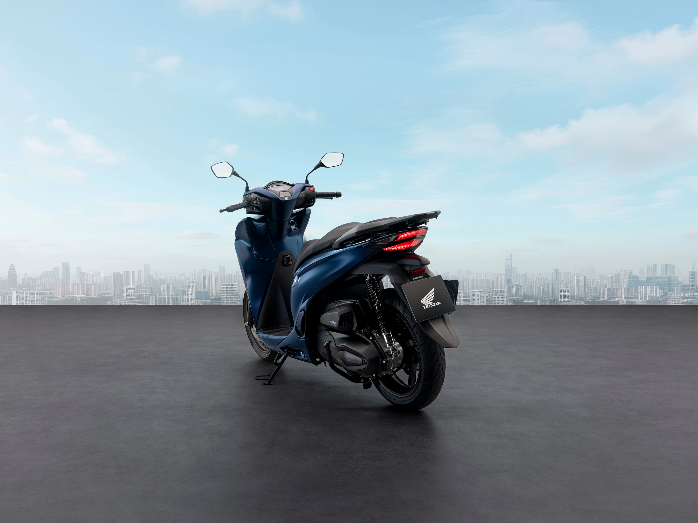 Honda SH 350i 2025: velocità massima, scheda tecnica, peso, colori ...