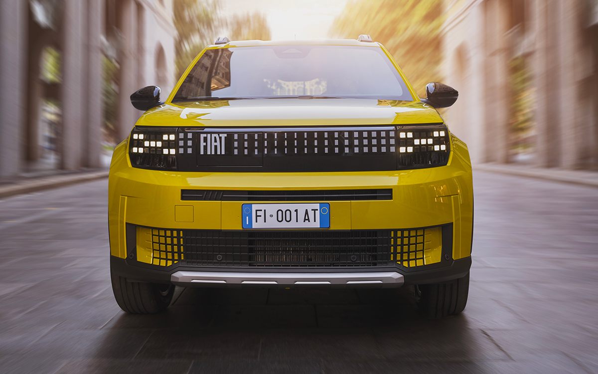 Fiat Grande Panda ibrida ed elettrica: rivali, interni, dimensioni ...