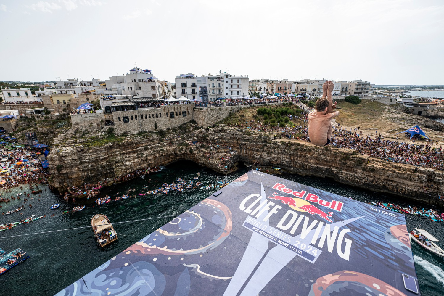 Red Bull Cliff Diving World Series 2025 data a Polignano a Mare ...