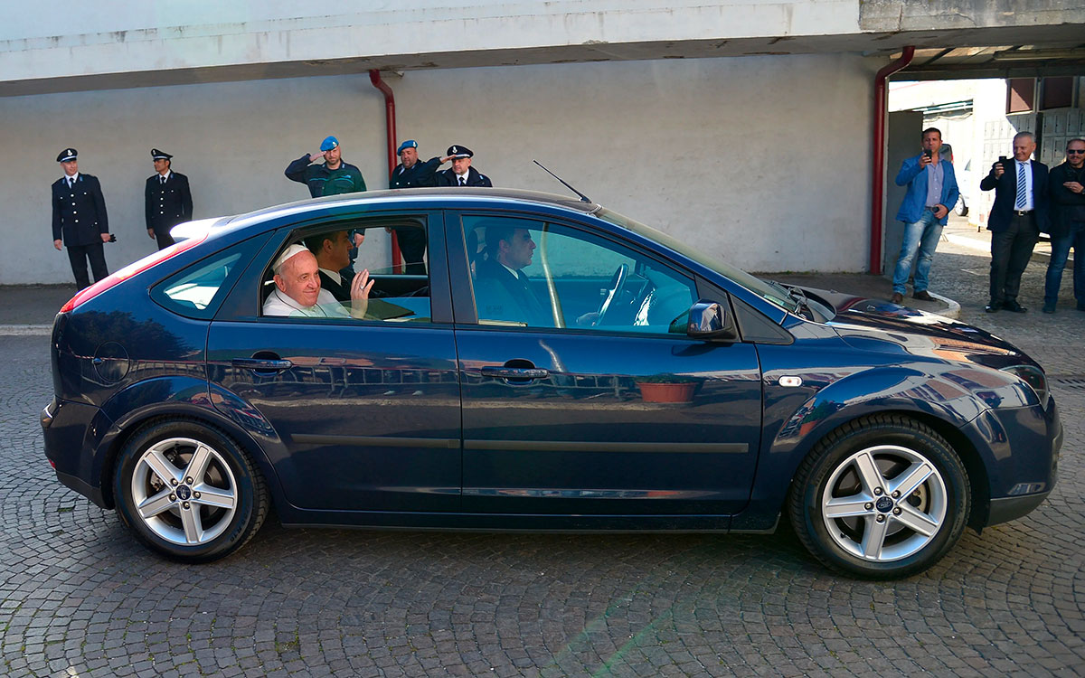 Papa Francesco: il ricordo del pontefice in auto | Gazzetta.it