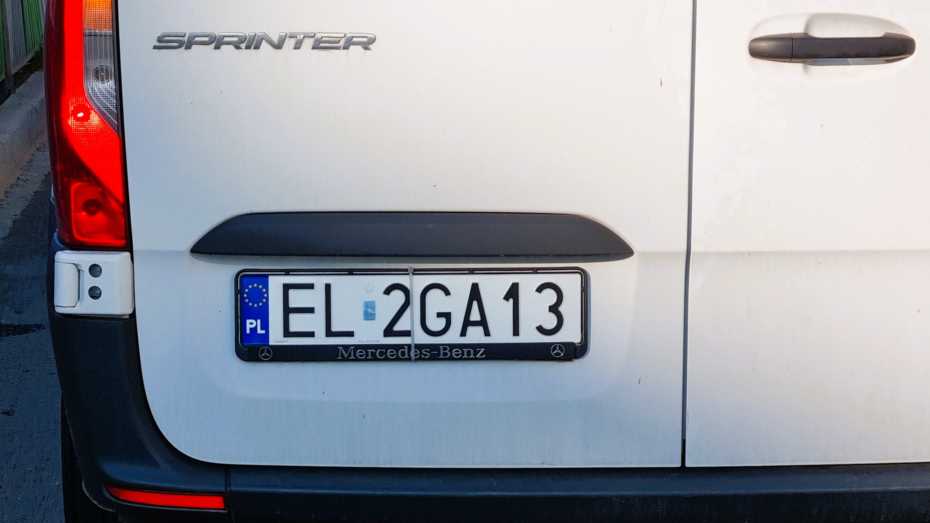 Targhe estere auto: cosa dice il Codice della strada | Gazzetta.it